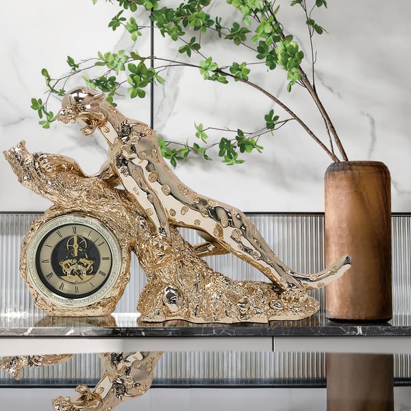 Gold Electroplating Cheetah Mute Imitation Diamond Resin Table Clock ...