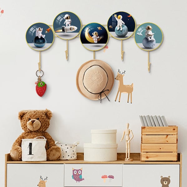 5-Hook Astronaut Wall Mounted Coat Rack Rocket Themed Spaceman Decor ...