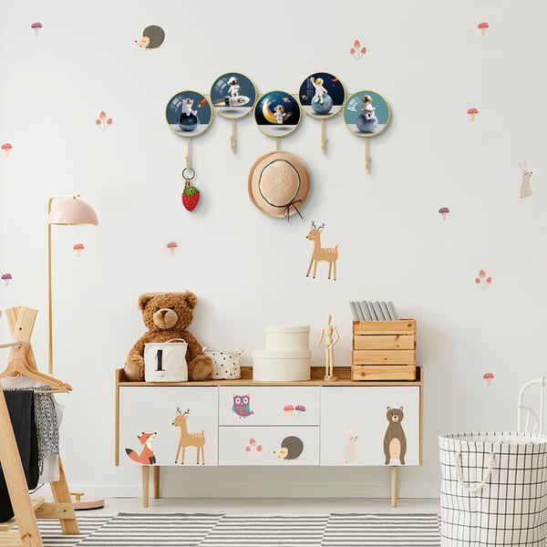 5-Hook Astronaut Wall Mounted Coat Rack Rocket Themed Spaceman Decor ...