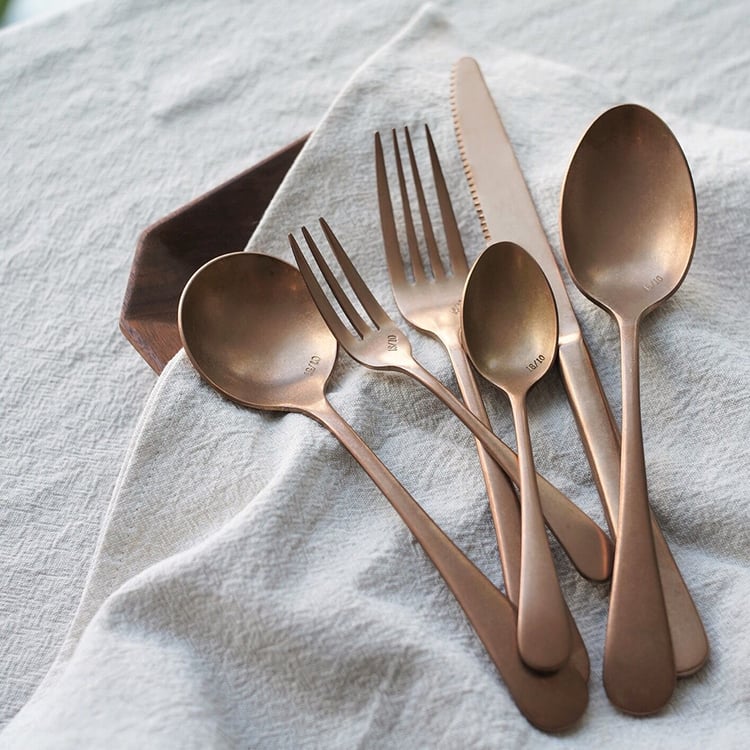 16 Pieces Stainless Steel Flatware Set with Brushed Surface, Service ...