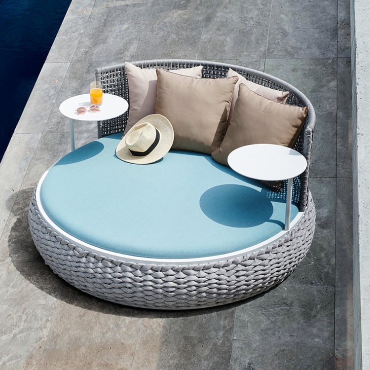 Patio Daybed Round Outdoor Garden Daybed with Side Table Homary