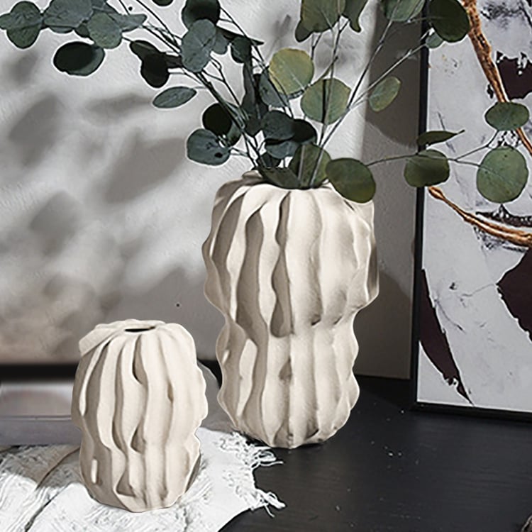 2 Pieces Beige Resin Wrinkle Wave Flower Vase Set Table Ornament Decor ...