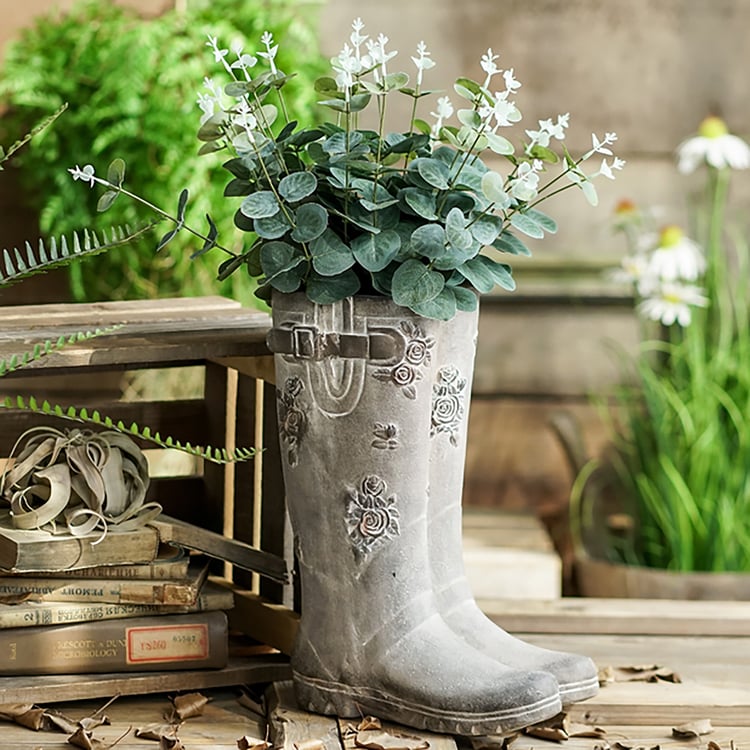 garden boot planter